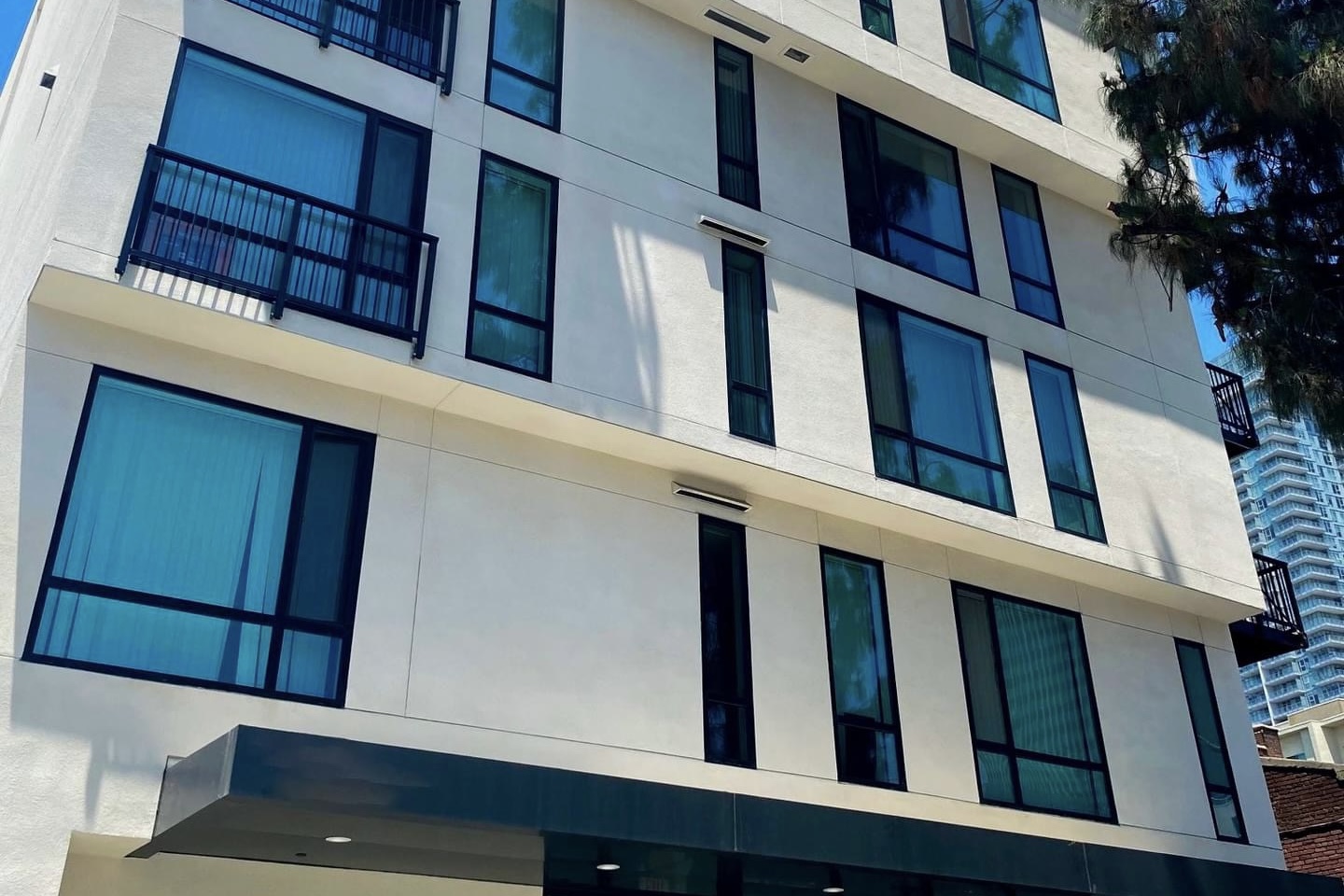 147 Permanent Homes for the Unhoused with LAHSA New Vida DTLA Apartments